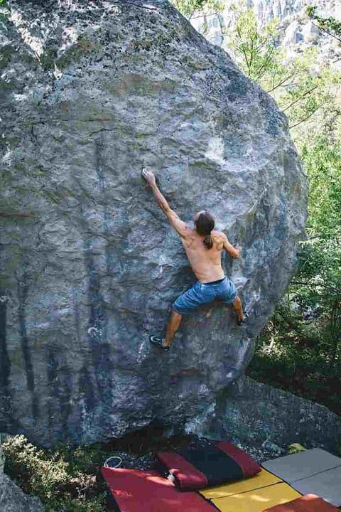 What is Bouldering? How it Differs from Rock Climbing