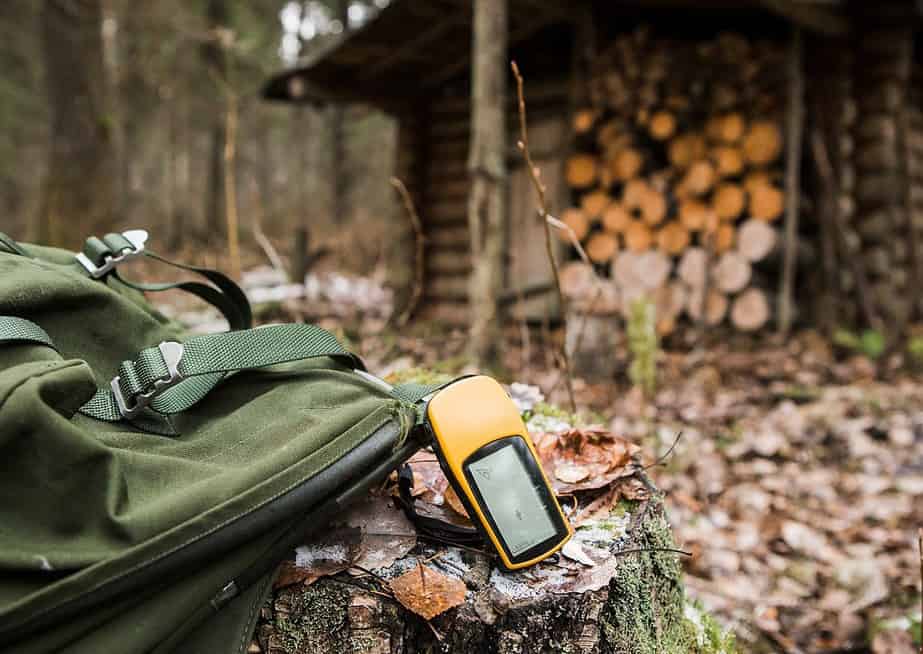 Best Backpacking Hatchet: Reviews and Recommendations